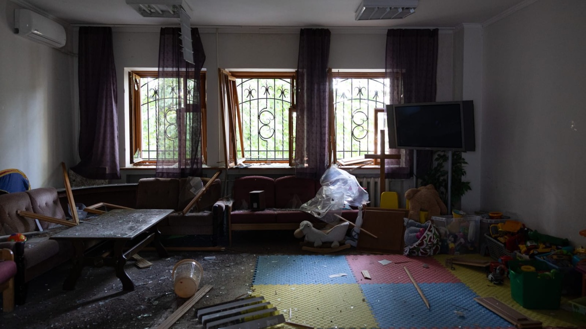 Church damaged in Kyiv following Russian attack: “Let us pray and stick ...